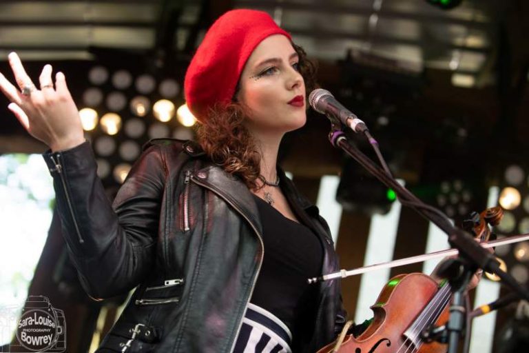 RUTH PATTERSON: LEAD SINGER OF HOLY MOLY & THE CRACKERS TALKS TO US ...